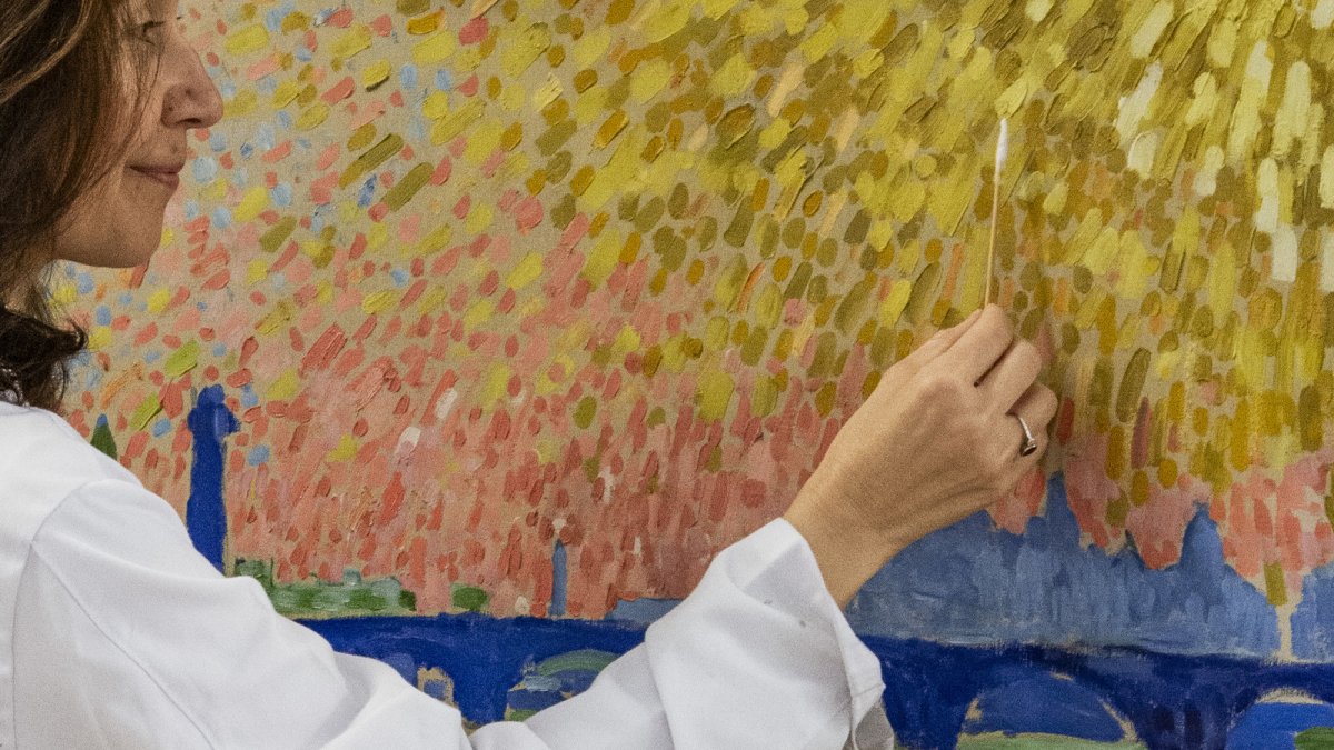 Recovering the light. Restoration of *Waterloo Bridge*, by André Derain ...